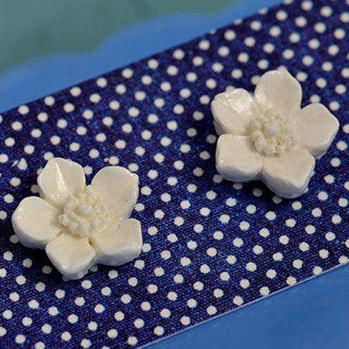 Cynthia Flower Earrings - Small – Happydashery